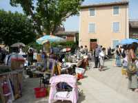 vide grenier à Villars Vide-greniers 84